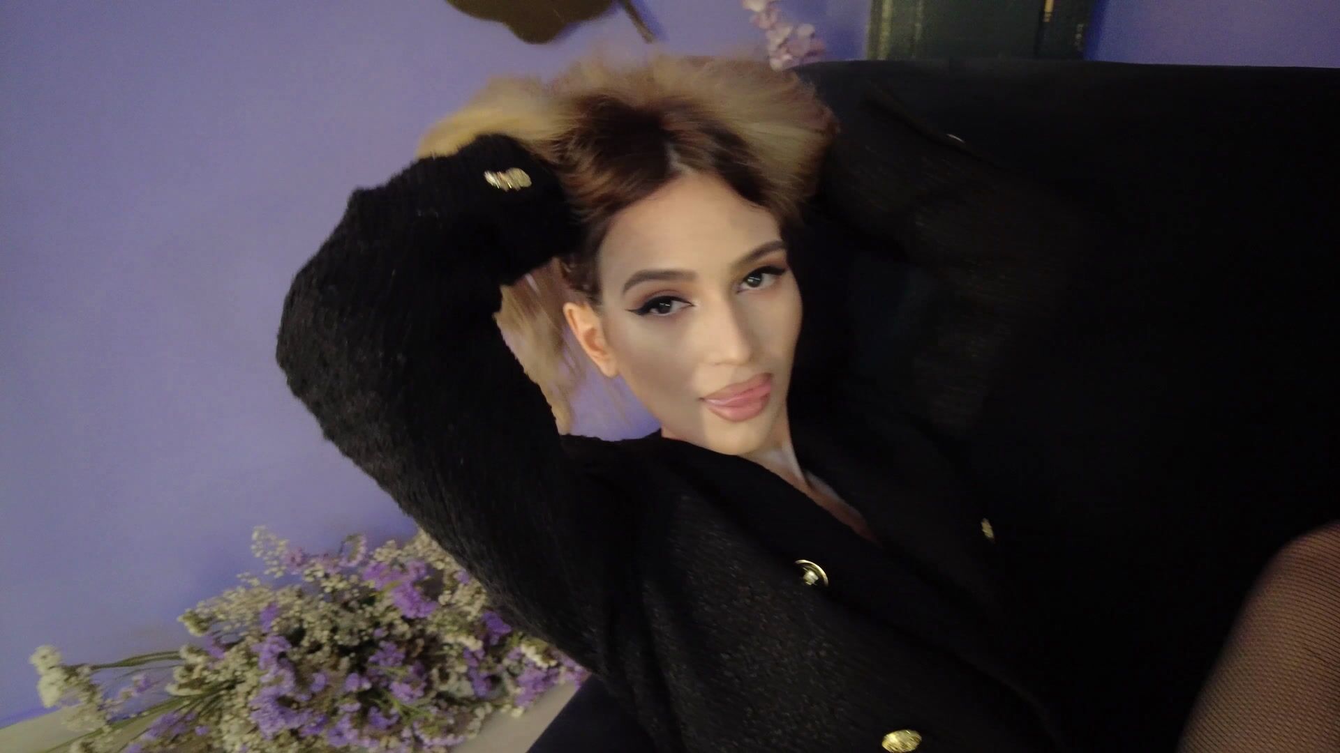 Vídeos sexuales y shows de cámaras grabados de Hi_Maya | Stripchat