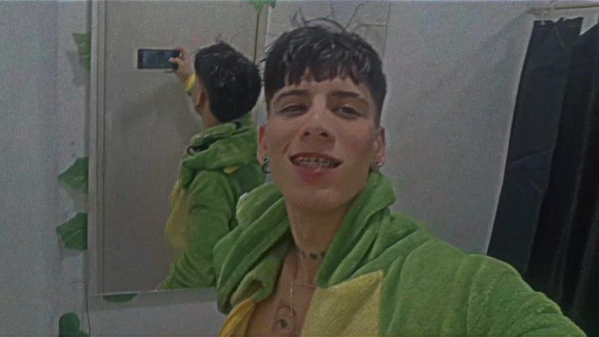 Vídeos XXX y shows de cámaras en directo de Micky_js | xHamsterLive