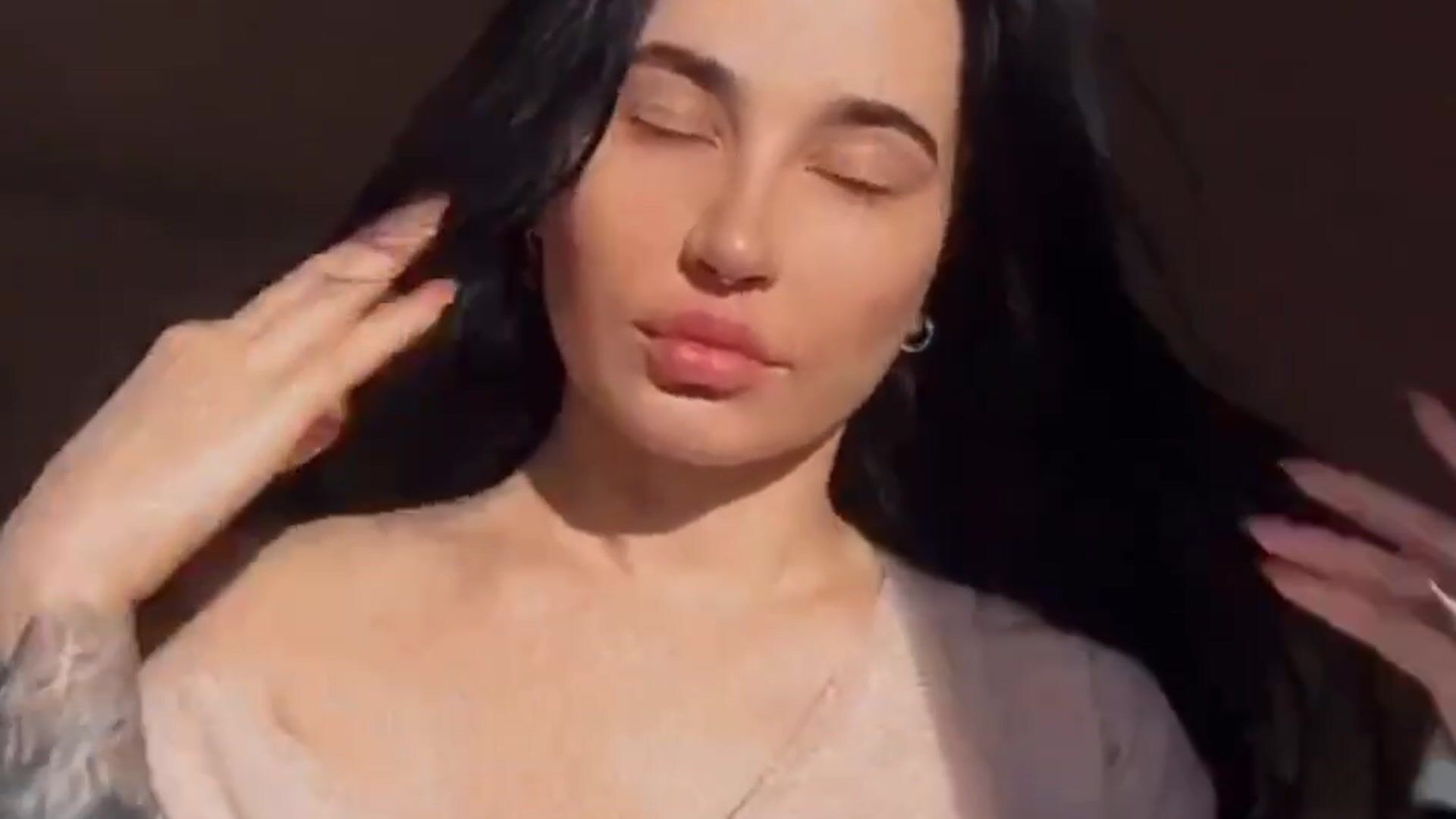 Avrora_star_'s Sex Videos & Recorded Cam Shows | Stripchat